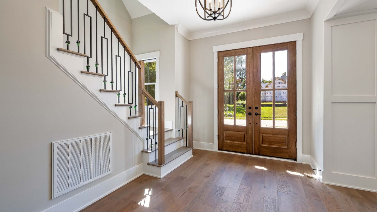 A Complete Bifold Door Guide: Types, Uses, and Benefits